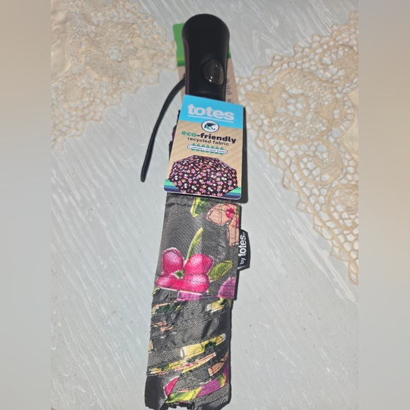 totes | Accessories | Nwt Totes Ecofriendly Recycled Fabric Floral ...